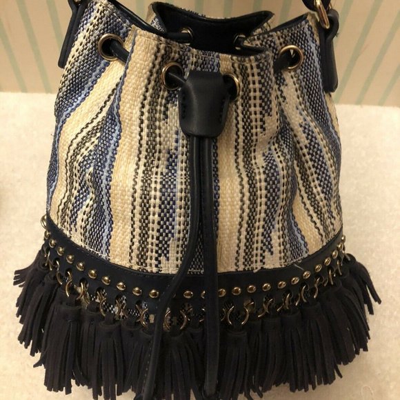 Sondra Roberts | Bags | Sondra Roberts Squared Bucket Crossbody Handbag ...